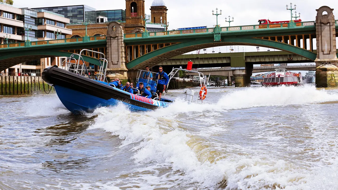 Memphis Holidays | Thames Speed Boat - London