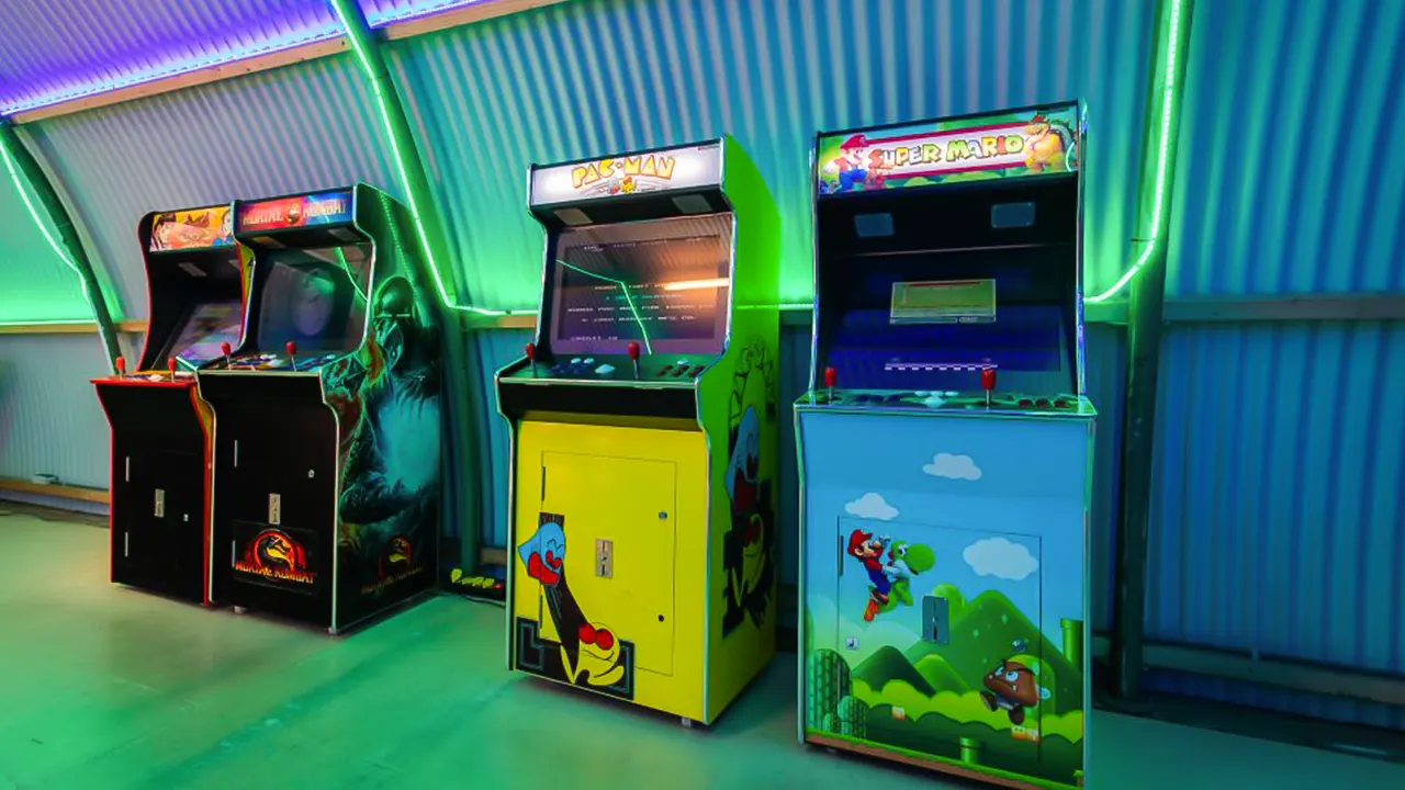 Memphis Holidays | Private Arcade Hall Games Experience - Amsterdam