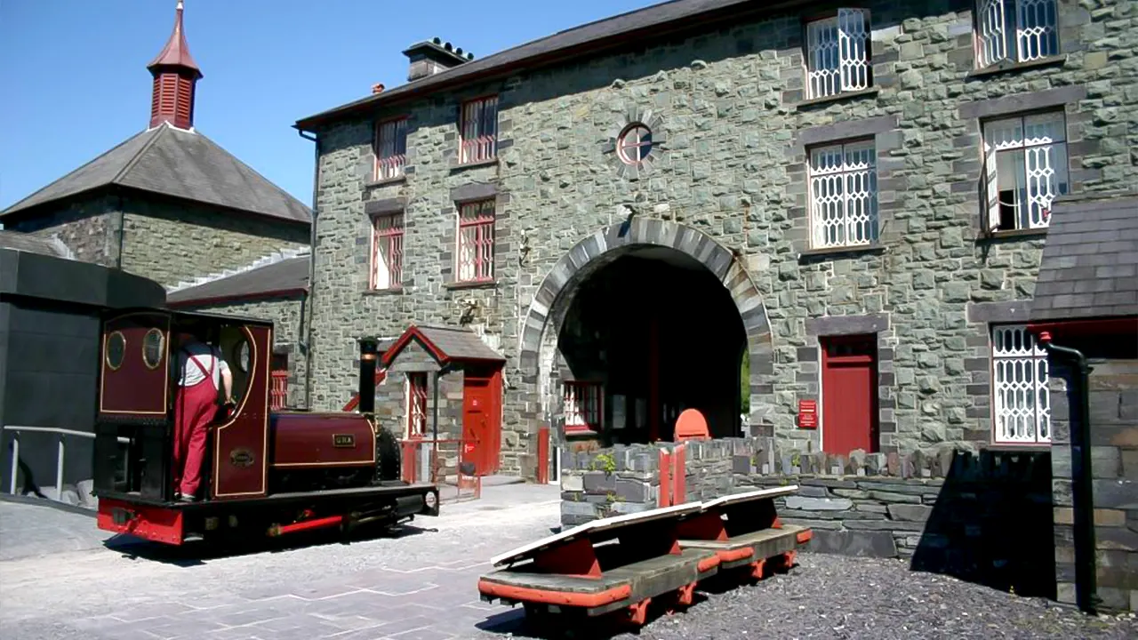 Memphis Holidays | Snowdonia National Park - Liverpool